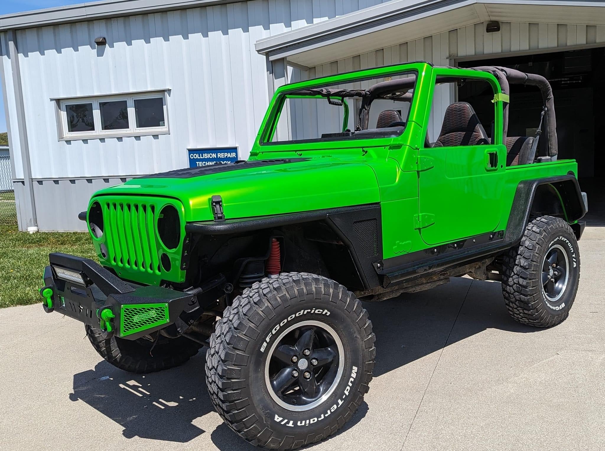 Lucent Lime Pearl Revolutionary Colors | RevoltAutoPaint