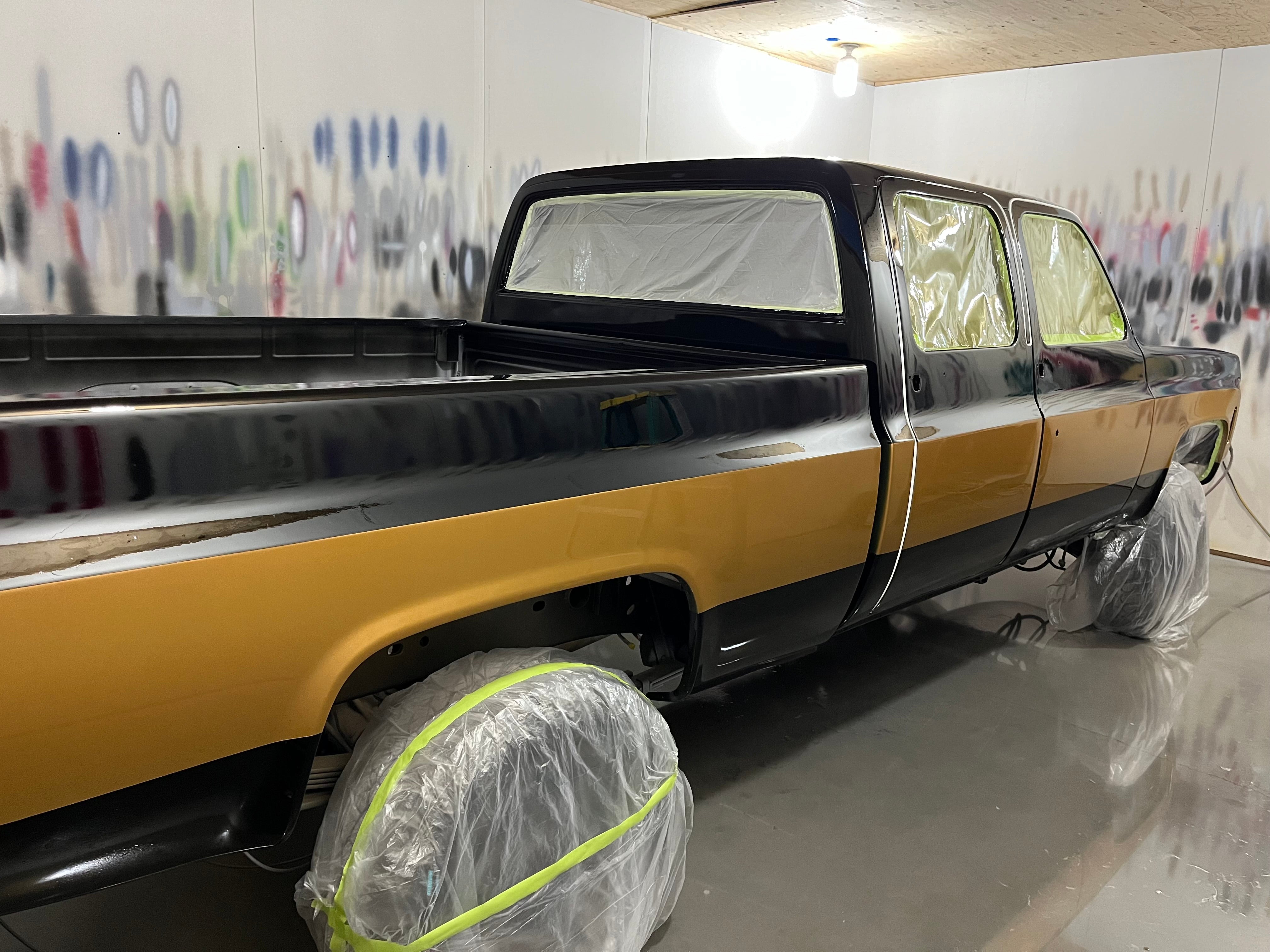 GOLDBLUM COARSE METALLIC GOLD REVOLUTIONARY COLORS | RevoltAutoPaint